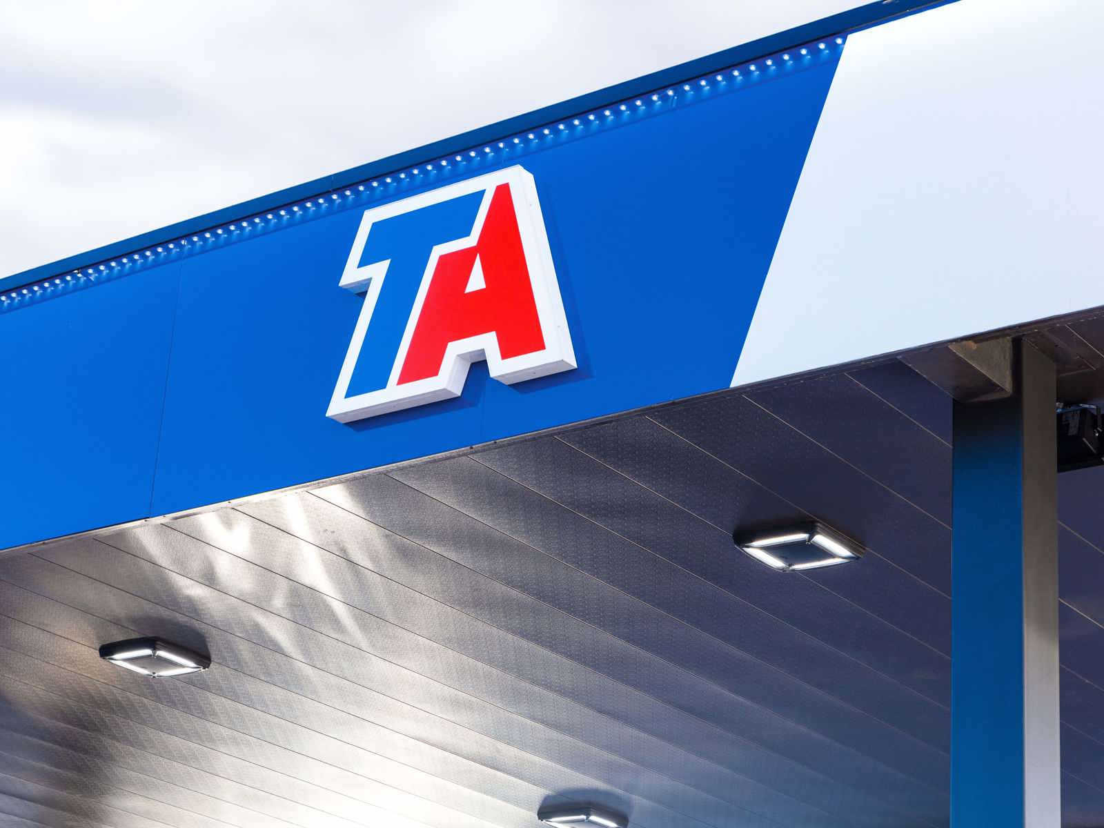 TA Celebrates 300th Travel Center Milestone